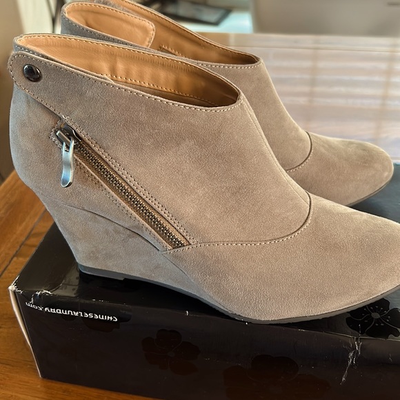 CL by Chinese Laundry | Shoes | Nib Chinese Laundry Wedge Shoe | Poshmark